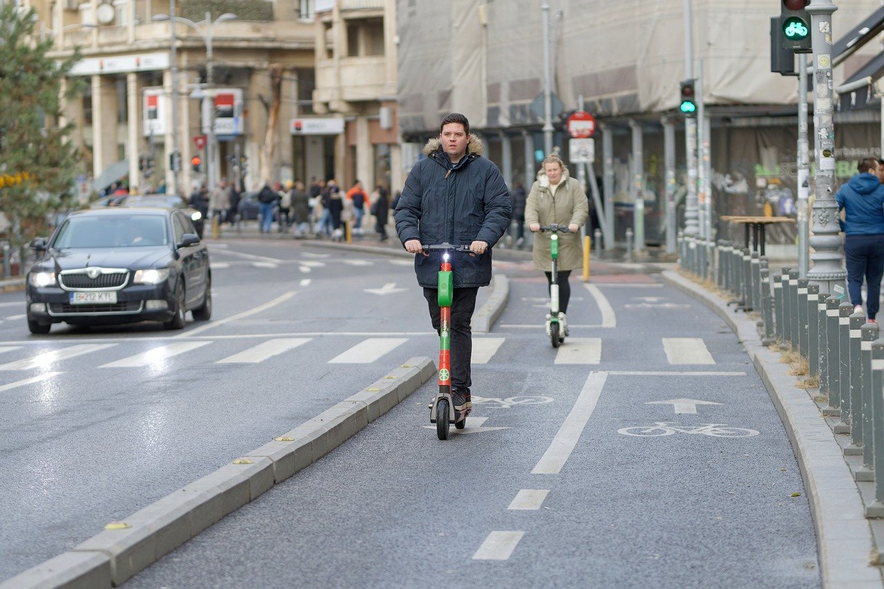 Electric Scooter - Should you ride on the Sidewalk, bicycle lane or the ...